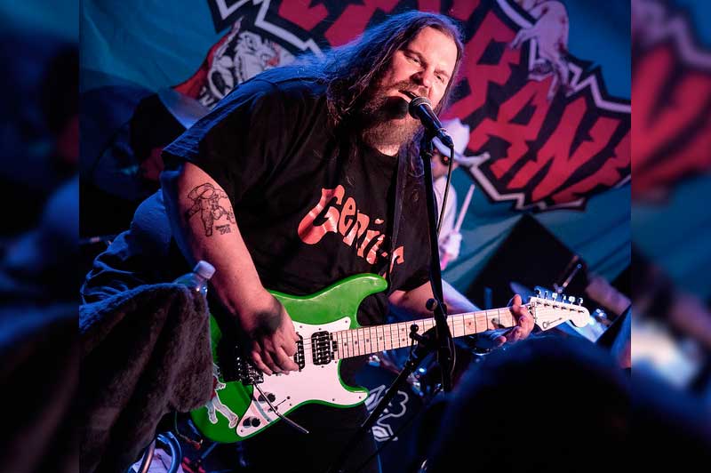 Jason Jase Edwards de Wolfsbane padece cáncer de médula ósea